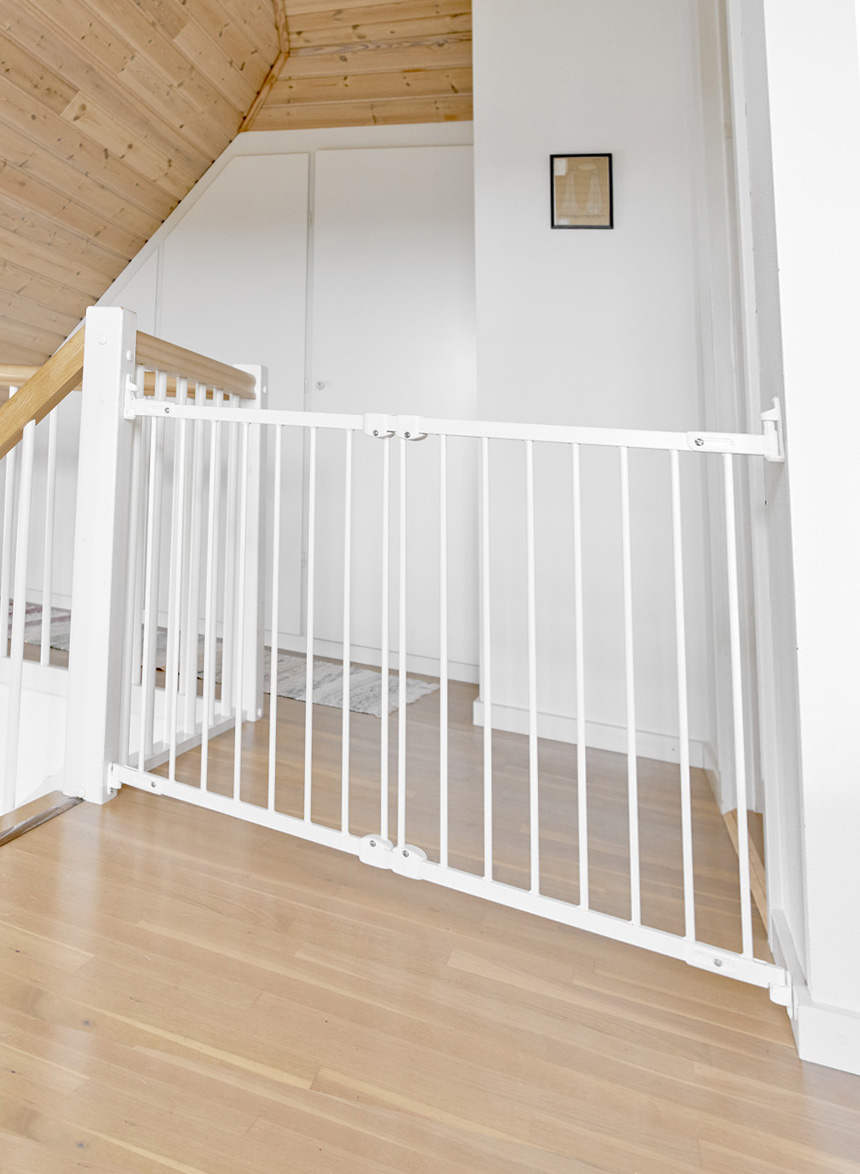 BabyDan EBBA Safety Gate, Metal, 105.5 cm/41.54", White